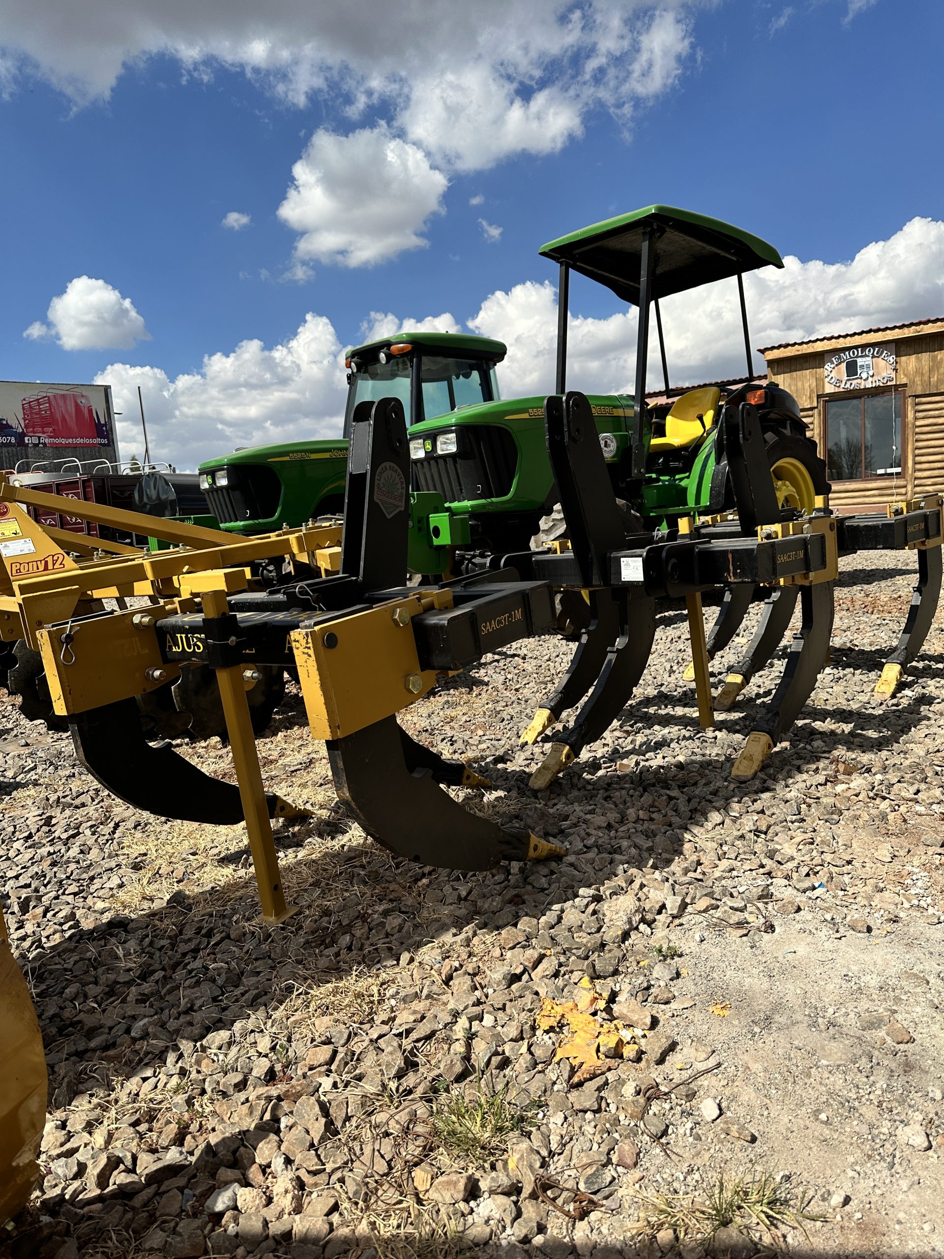 SUBSUELO DE 3 PUNTAS MARCA CIMARRON CAT I AJUSTABLE - Remolques de los ...